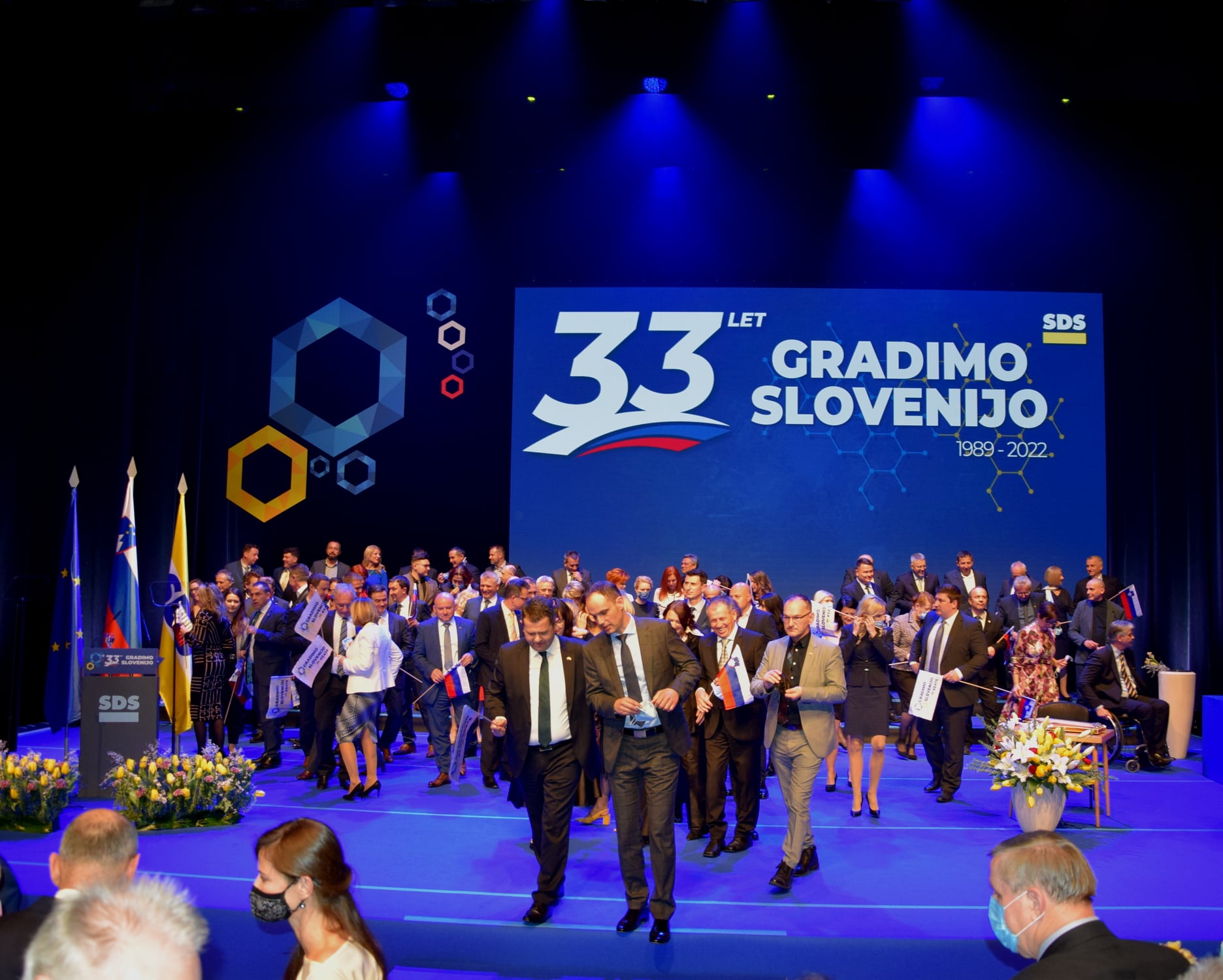 FOTO! Zamenjava v vrhu SDS! Janša dobiva novega človeka na čelu! – Viralko.si